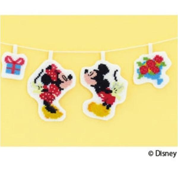 初級~中級向 出来上がりサイズ:縦約10cm×横約25cm キット内容:刺しゅう糸、ビニールキャンバス、クロス針、リボン、ひも、フェルト、カラー図案付説明書 (C)Disney ディズニーキャラクターのクロス・ステッチキットで楽しく手づくり...