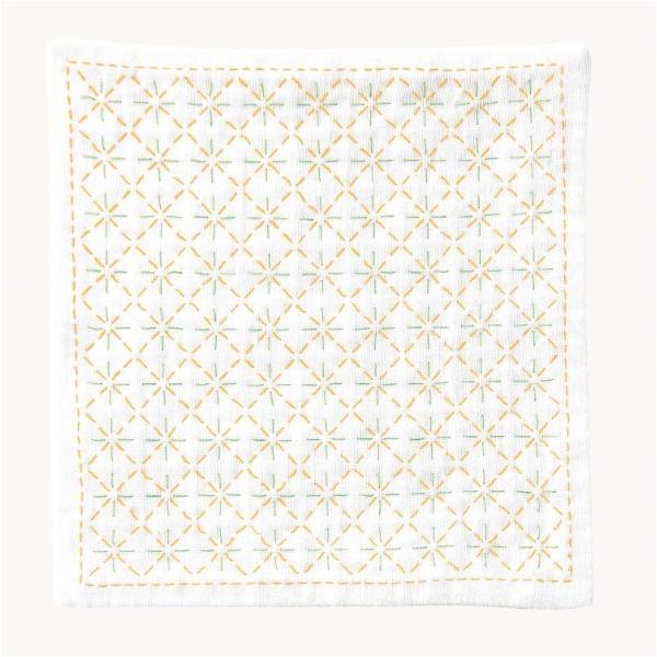 防臭カ゛ーセ゛(綿100%/スリット糸ミューファン使用）、25番刺しゅう糸（綿105％）、刺し子針、作り方説明書 縫い糸、縫い針、はさみ、アイロン 3重カ゛ーセ゛の贅沢仕様、抗菌・防臭機能付です。 刺し子刺し子クロスクロスハンカチキット果物...