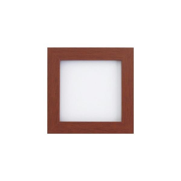 作品を飾るのに使用する額です。  木製なので、ナチュラルで落ち着いた雰囲気で飾れます。  W-50、51、52は色違いです。  品番:W-51 仕様:額 サイズ:外径:11.3cmx11.3cm、内径:8cmx8cm 色・柄:ブラウン 素材...