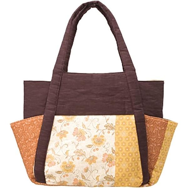 ●用意するもの:表布A/約108cm巾×128cm、表布B/約108cm巾×60cm、裏布/約108cm巾×78cm、接着キルト綿/約100cm巾×128cm、マグネット釦14mm×1個縫い針、まち針、縫い糸、布に型紙を写す用具、定規、はさ...