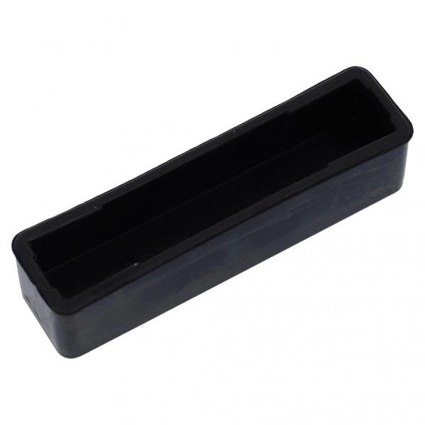 1X4材の先端保護にピッタリなゴムキャップです。  エマストラー製で床への色移りがしにくい材質です。  【カラー】：黒  【入数】：1個  ID050