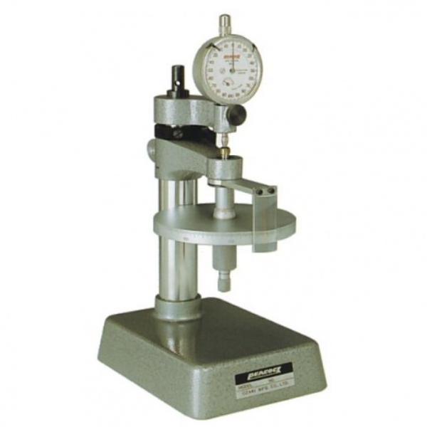 【特長】  ●最少読取値 1μm のマイクロメータを基準としたキャリブレーションテスタです。   ●ダイヤルゲージ、てこ式ダイヤルゲージ、バックプランジャ形ダイヤルゲージの精度検査が正確にできます。  【仕様】  ●マイクロメータヘッド(目...