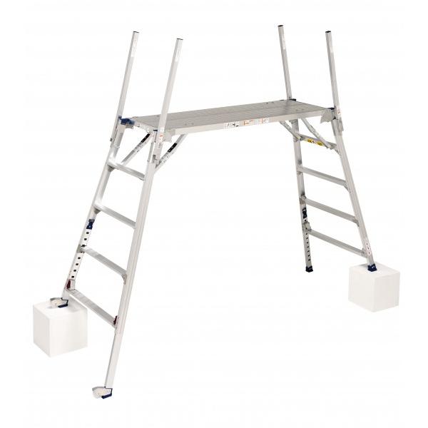 ●現場のニーズに対応した500mm幅のアルミ製足場台です。 ●開き止めユニットにロック機構を装備しました。 ●仮設工業会認定合格品のタフな業務用足場台です。  ●最大使用質量(kg):150 ●天板高さ(m):1.37I1.80 ●天板寸法...