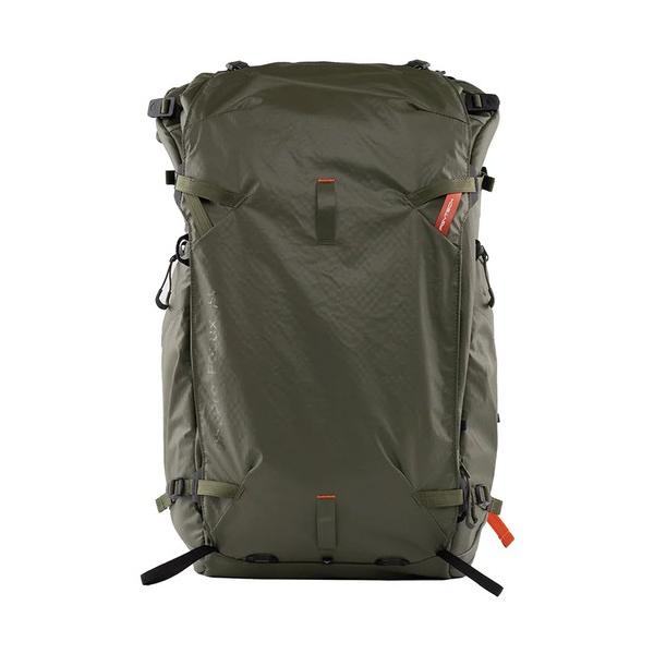 ■特徴 OnePro Focuxは、大量の機材を持ち運ぶフォトグラファーのために設計されています。 メインコンパートメントにはカスタマイズ可能な仕切りが備わっており、すべての機材を十分に収納できます。 さらに、トップアクセスにより、長いレン...