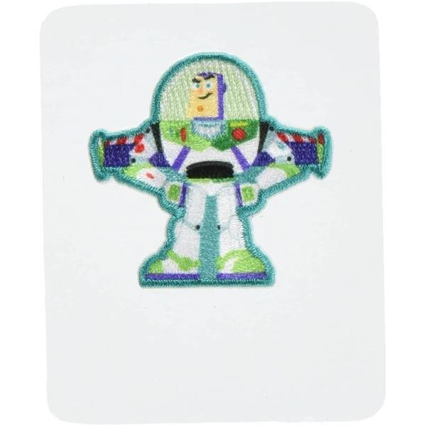 大人気のディズニーキャラクター「トイストーリー」のワッペンです。  アイロン・シールどちらもOK! いろいろ使えるワッペンです 全面に刺しゅうを施したベースに プリントをする製法で作りましたので  複雑な色合いが表現されたワッペンです ◇ア...