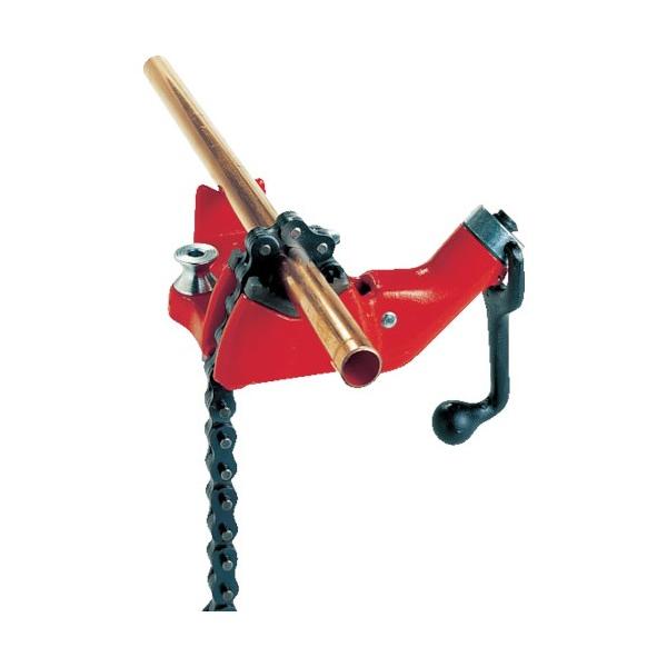 ■特徴 堅牢な鋳鉄製の基台にクランクハンドル付のパイプ固定具とベンダーが取り付けられています。 歯のないジョーはネオプレンコーティングで管を傷つけません。  ■仕様 PE ・プラスチック管用  ■注意点 パイプは別売です。   【入数】 1...