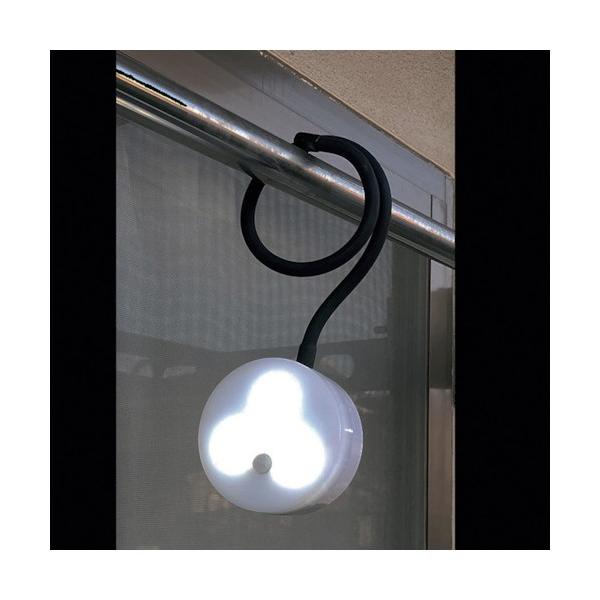 暗い場所で人感センサーが、人の熱を感知してLEDライトを優しく点灯させます。 玄関・階段・廊下・トイレ・洗面所・外壁・納戸・ガレージ等に   【入数】 1個 SL105