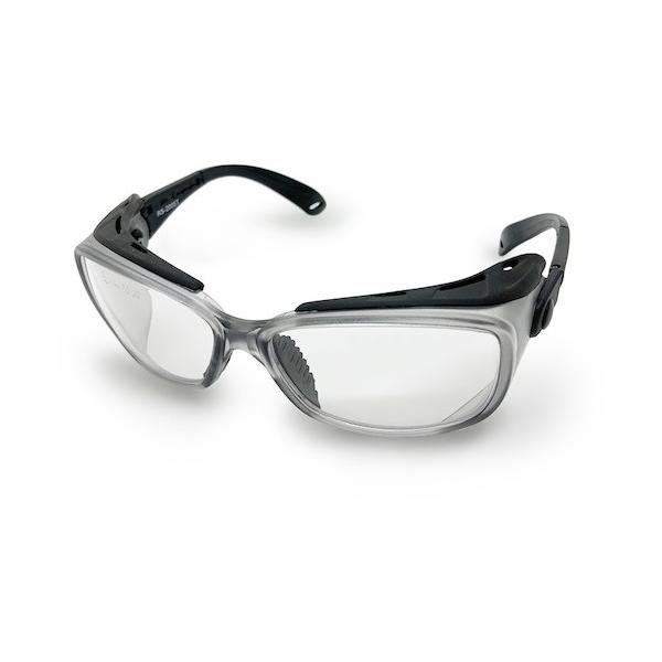 ■特徴 目をしっかり包むアイカップ型の保護めがねです。  テンプルの角度と長さが調整可能です。  ■仕様  ●材質:フレーム/ポリカーボネート・ナイロン、レンズ/ハードコートPC（ポリカーボネート）  ●サイズ(mm):143(W)×46(...