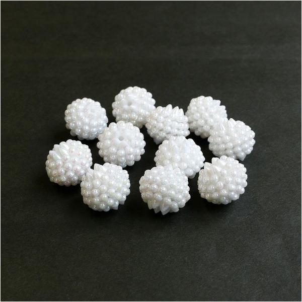 入数: 50個入り 本体サイズ: DX8mm 穴の大きさ1mm 素材: プラスチック インテリア小物や手芸でよく使われている定番のプラスチックビーズです。 島村 ビーズ ベリービーズ プラスチックビーズ オーロラ 手芸 ハンドメイド 8mm...
