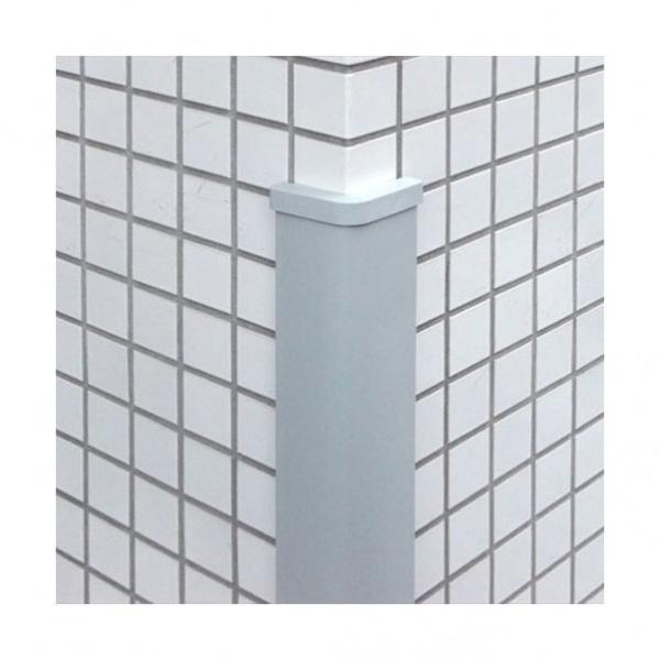 ガレージ・駐車場・建物の角注などに取付け、接触による傷を防止する衝撃保護材。 当て板樹脂製でエンドキャップ付   【サイズ】 65×65×13mm 【カラー】 グレー 【入数】 1台 CHSG10