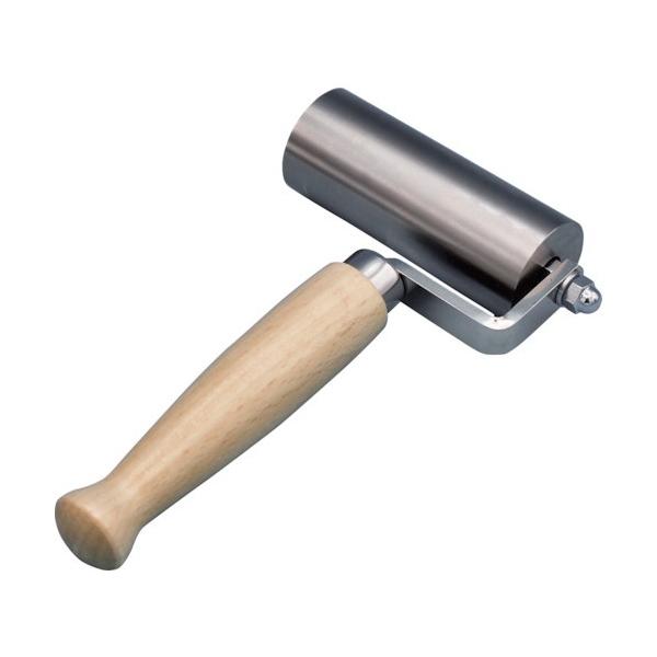 ■特徴 堅牢な作りで重量感のあるステンレスローラーです。  ■仕様 ベアリングなし 柄長さ：130mm  ■材質 ローラー：SUS303 金具：スチール 柄：天然木  ■注意点 用途以外に使用しないで下さい。   【サイズ】 ロング 【入数...