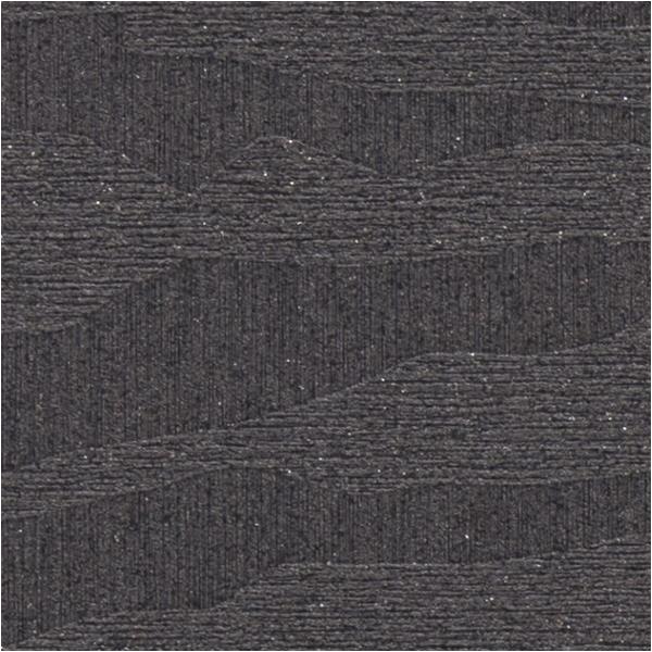 光の反射で波打つ横流れが浮き立つデザイン。  書斎など、こだわりの空間に。  規格:92cm×1m乱 リピート:タテ62.8cm 、ヨコ92cm リピート備考:エンボスリピート 防火種別1-4 機能:防かび  ● 施工注意: 濃色の商品は、...