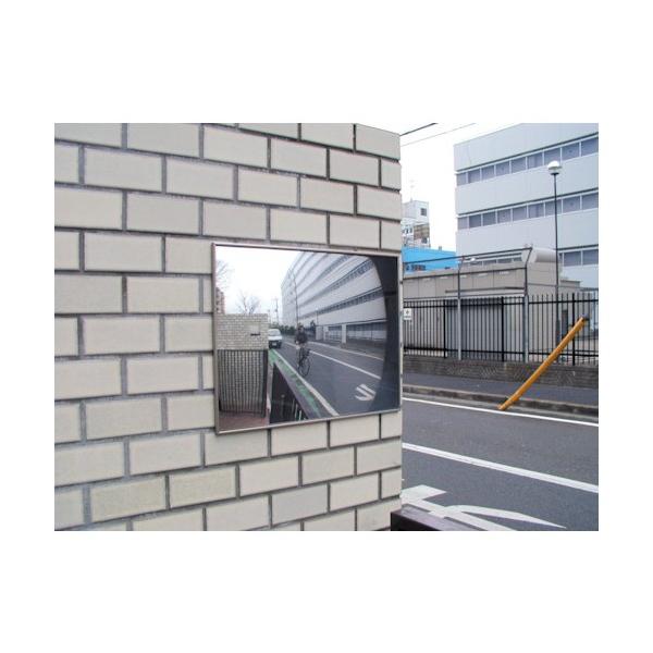 ■特徴 出っ張らないので違和感のないデザインです。 道路の死角から来る人や自転車などを確認できます。  ■用途 駐車場出入口の安全確認に。  ■仕様 屋内外両用 両面テープ止め ミラーの厚さ：5.8mm  ■付属品 コンクリート用ボンド  ...