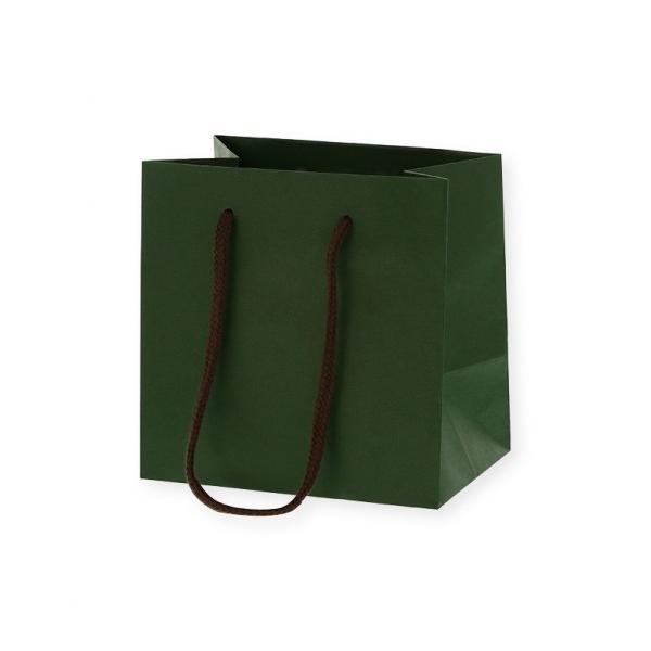 マチが広いため箱ギフトにおすすめです。 アクセントに持ち手の色を本体の色とかえています。 口ボール・底ボール付手紐:アクリル紐   【サイズ】 160×マチ110×160mm 【カラー】 グリーン 【入数】 10枚 005330001