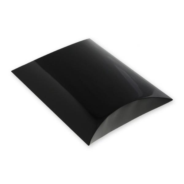 組み立てると枕（ピロー）型になるギフトボックスです。 ギフトシールなどで飾ると、簡単にラッピングが仕上がります。 表面は光沢を持たせてあり、高級感があります。 Tシャツやポロシャツなどに。 商品を封入する際は、OPP袋や薄葉紙などの緩衝材を...