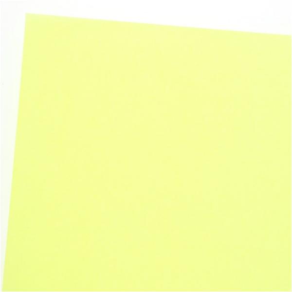 ■商品説明 やわらかく滑らかな質感のペーパーで、インナーラッピングや衣類・雑貨の保護など様々な用途にご利用いただけます。   ●入数:50枚 ■材質 薄葉紙20g ■サイズ 788×545mm ■規格 半才 50枚 ■柄 A06 レモン  ...