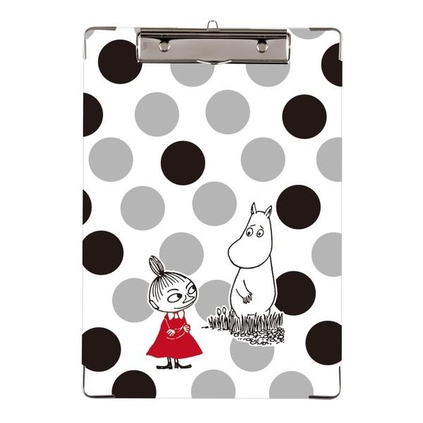 両面に柄が印刷されているので、裏から見てもかわいい！ 総柄クリップボード。 大人かわいいムーミンキャラクターをあしらったクリップボード。 表装は光沢感を抑えた、落ち着いた雰囲気です。 吊り下げが可能なフックが上部に付いています。 厚めの板紙...