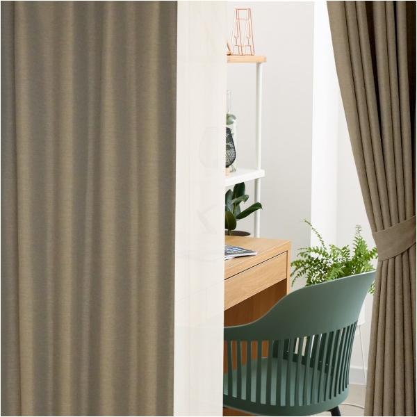 ●光を99％以上遮る遮光機能 形状記憶加工でヒダの美しさを長期間保ち、裾の広がりを抑えてくれます。   ●防炎機能により、小さな火に接しても着火しにくく、一気に燃え広がるのを防ぎます。   ●窓からの冷気や熱気の侵入・流出を防ぎ、室内の快適...