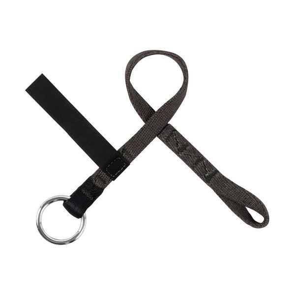 ■特徴 連結ベルト長さ50cmのロングサイズです。 フルハーネスの背中にあるD環に連結ベルトを取付け、安全ブロックなどのフックの着脱を容易にします。 未使用時は面ファスナーでフルハーネスの肩部に固定できます。 着脱が簡単です。  ■用途 フ...