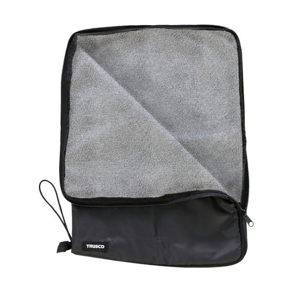 ■特徴 内側マイクロファイバーで吸水性に優れたレインコート収納袋です。 ヘルメットや靴も収納できる大きさです。 洗濯可能なので清潔に使用できます。  ■用途 濡れたレインコートやヘルメットの持ち歩きに。  ■仕様 持ち手付き  ■材質 表地...