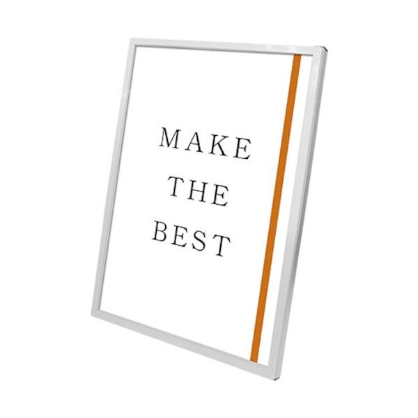 ■特長 使用する材料を限界まで削減した自立型スタンド看板 ■用途 店舗前やイベント時のポスターの展示に。  ■仕様 パネルサイズ:A2 タイプ:片面 枠色:シルバー 外形寸法(mm)間口:442 規格:A2 色:ホワイト ポスターサイズ:A...