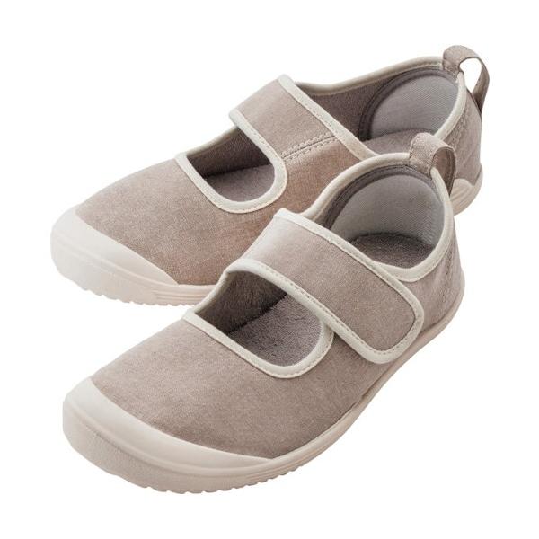 ●面ファスナーの着脱ベルトで間口が大きく広がり、履きやすく履かせやすいシューズです。 ●カップ状のかかとが足をしっかりホールドします。 ●インソールのかかとクッションが疲れにくさをサポートします。 ●★底面(アウトソール)には安全な歩行をサ...