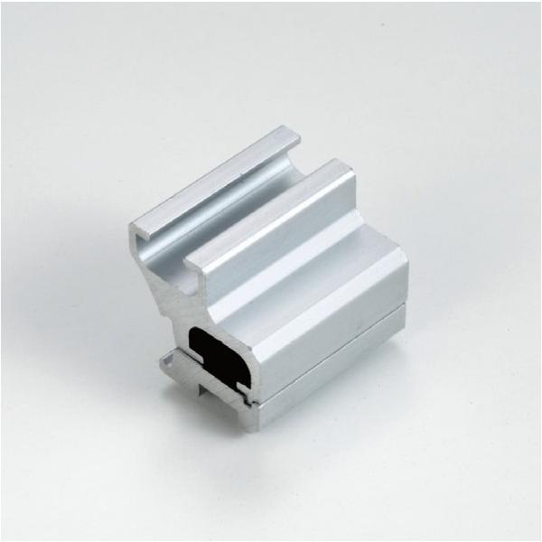 パーツの取付けの際には、セット品とは別に取付け用ボルトとスプリングナットが必要となります。  取付けは六角レンチ5ミリ(JIS規格)を使用してください。   表面:アルマイト処理 材質:アルミニウム 質量(g):66   【入数】 1セット...