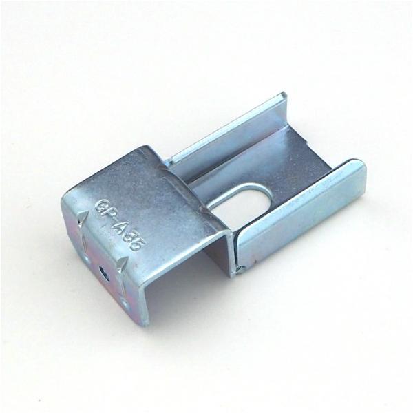 プラコンとパイプを繋ぎ合わせる様々なサポート類です。    材質:SPCC/シルバー(三価クロムメッキ) 質量(g):111   【入数】 1個 GPA35