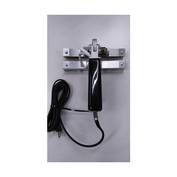 ■特徴 女性にも手軽に作業が可能です。 ■用途 輸出梱包材の溶着用。 ■材質 熱板:アルミニウム    【重量】 900G 【原産国】 日本製 HYBP2111