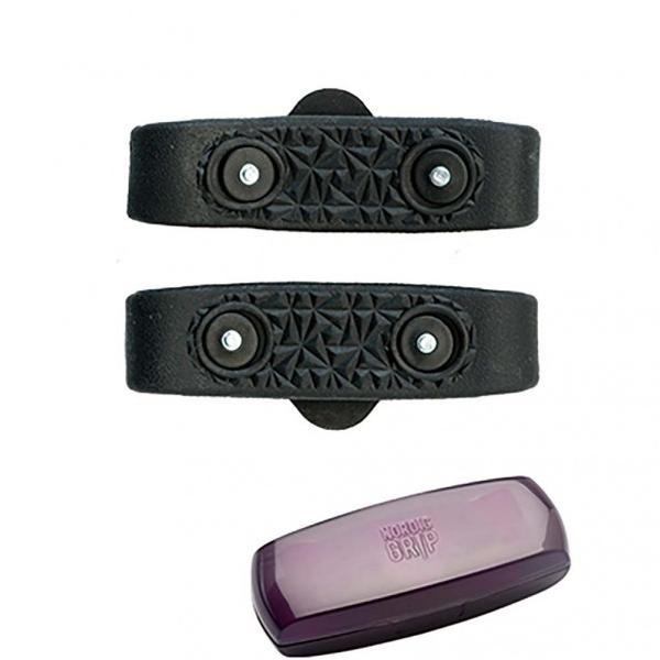 ●雪道を滑らないためのアシストアイテム。 ●持ち運びに便利！ ●つま先に取り付けるタイプ。 ●ミュールにも取付できます。 ●サイズ:35 〜 40(ユーロサイズ)/22.5 〜 25.0(JP サイズ) ●片足重量:12g ●材質:本体 ラ...