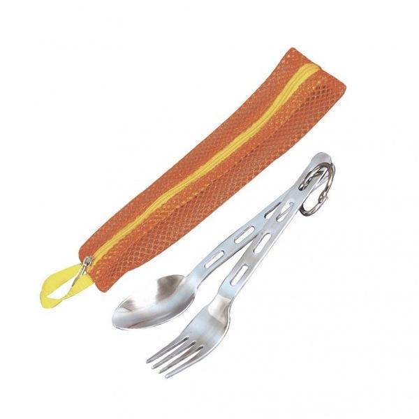 ●軽量カトラリーセット。 ●登山、キャンプには必需品のカトラリーセット。 ●軽量なセットなので、持ちやすくなっています。 ●メッシュケース、カラビナ付。 ●サイズ・重量:スプーン 156mm 10g/フォーク 167mm 10g ●材質:ア...