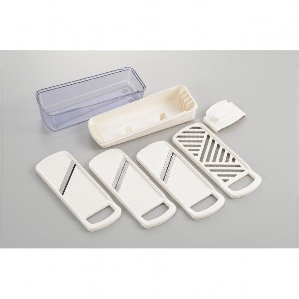 ●毎日の調理をスピーディーに効率よく！ ●スライス・千切り・おろし・つま切りをしっかりサポート！ ●下ごしらえが簡単で、包丁よりもきれいな仕上がり。 ●商品サイズ(約):縦236×横85×高さ88mm ●商品重量(約):420g ●材質:フ...