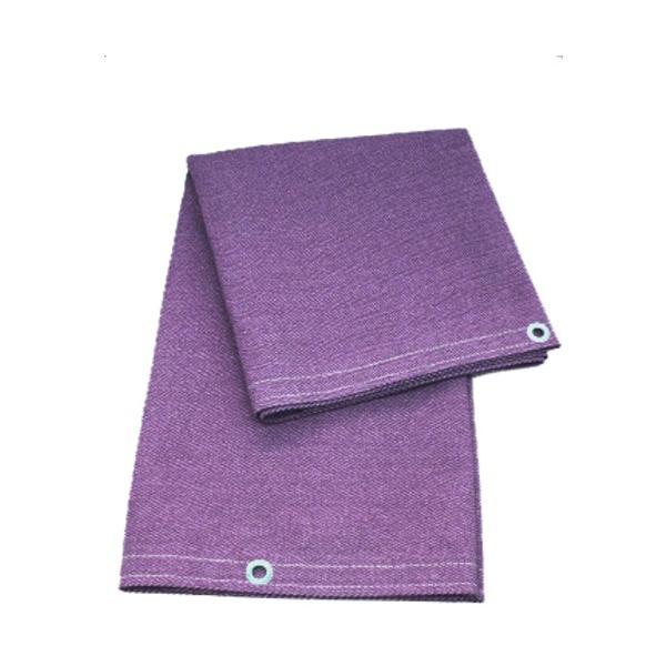 ■特徴 定番のYS-2010Sのカラーバージョンです。 しっかりした生地で両面とも火花・ノロをはじきます。 ■用途 溶接溶断時の火花受け・防炎カバー・防炎カーテン・防炎シート・養生シートに。 ■材質 本体:耐炎繊維織物(杉綾織) コーティン...