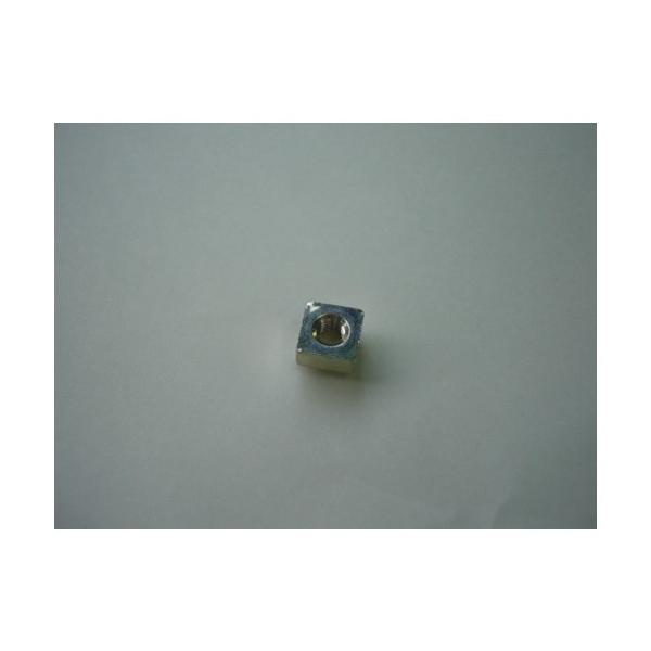 商品画像はイメージ画像です。実際とは異なる場合がございます。 ■特徴 ナットのネジ部にカプセル付特殊接着剤を焼付コートし、締め付け後の緩み止め効果が期待できます。 人と地球に優しい水溶性の接着剤を使用しています。  ■材質 本体：一般構造用...