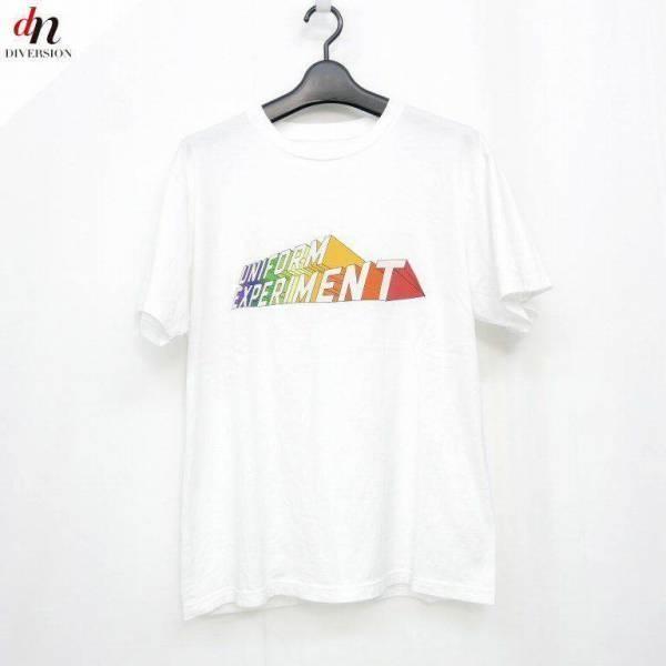 [管理番号] DNS-1713[ブランド名] uniform experiment (ユニフォームエクスペリメント)[アイテム名] COLOR LOGO TEE[カラー] WHITE※モニターの発色の具合によって実際のものと色が異なる場合が...