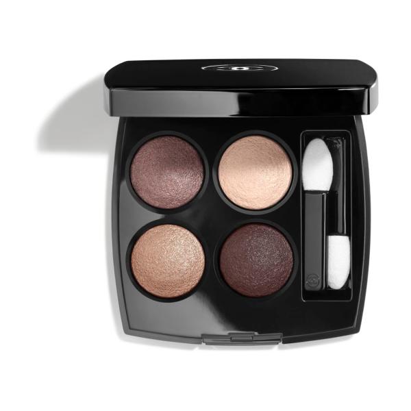 [ブランド]シャネル[カテゴリ]アイシャドウ[内 容 量]2g革新を極めてアイ メークアップの可能性を広げる、4色のアイシャドウ パレット。ソフトでつけやすいパウダーは、鮮やかに輝き、長時間美しい発色を保ちます。コンパクトにセットされた4色...