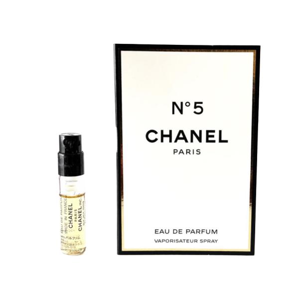 [ブランド]シャネル[カテゴリ]フレグランス[内 容 量]1.5mL時を超えて、決して色褪せることのない輝きを放ち続け、永遠の女性らしさを語る香り、N°5。