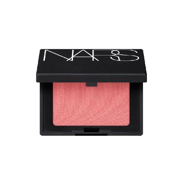 【発売日：2024年06月07日】[ブランド]NARS[カテゴリ]チーク[内 容 量]2.5g頬に官能を。自惚れるほどの肌へ。軽やかなタルクフリーフォーミュラを採用し、ひとはけで肌の上をなめらかに滑り、彩度が長時間持続するパウダーチーク。き...