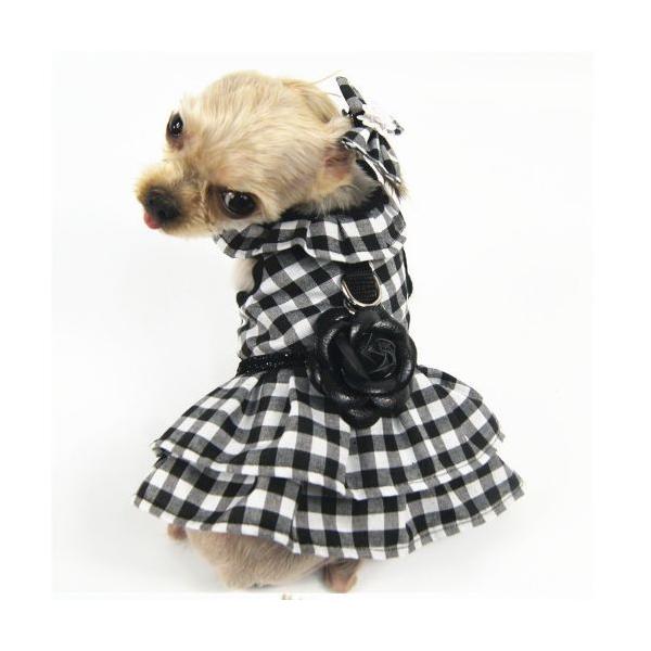 上品なデザインのハーネス。人気商品です★リードを取ったらお洋服として着ていても違和感なく、お散歩するときはリードを付けて、ハーネス代わりに。リードは付いてます。※この商品はおしゃれファッション用のハーネスです。強く引っ張ったり激しい動きなど...