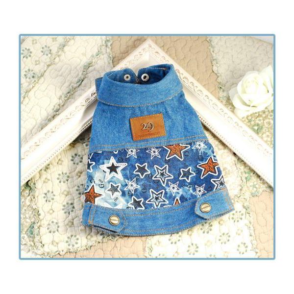 非常に細かく柔らかい洗濯可能なデニム生地。アウトドア、お出かけなどに大活躍！ハードデニムとは異なり、柔らかい布なのでわんちゃんも着用するのは非常に快適です。袖もないベストタイプなのでごわつかず着せやすいです。写真より少し紺色です。※モニター...