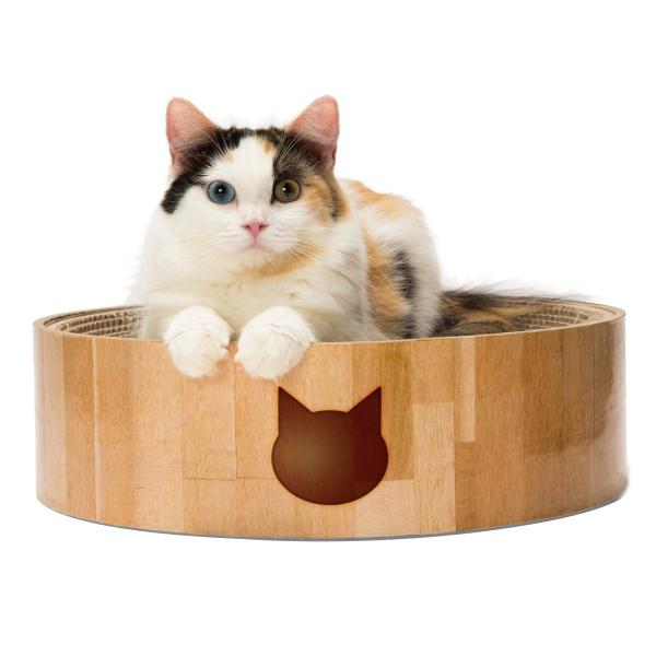 猫工学デザインだから、寝てよし、研いでよし！の猫用つめとぎです。■用途：猫つめとぎ専用（※用途以外の目的には使用しなでください）■サイズ：幅40×奥行40×高さ12cm（※多少の誤差があります）■材質：段ボール、のり（植物由来）■原産国：中...