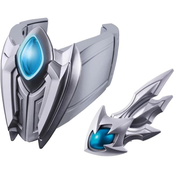 『ウルトラマン ニュージェネレーションスターズ』より、ウルトラマンゼロが左腕に身につけているアイテム「ウルティメイトブレスレット」と、ウルトラマンゼットが新たに身につける「ニュージェネブローチ」がセットになった「DXウルティメイトブレスレッ...