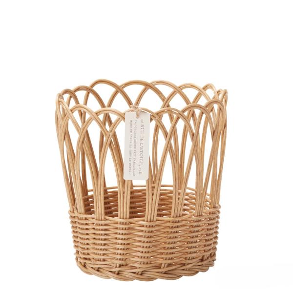 ●完全防水のフラワーバスケット　ウォータープルーフなので、安心してお水をかけられます。●ナチュラルな雰囲気で、お花がさらに映えます。●お花をバスケットに、そのままギフトとしても。【仕様】サイズ：185mm×183mm×183mmカラー：ナチュラル