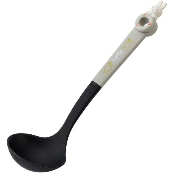 軽くて持ちやすい鍋や食器等の表面を傷つけにくいナイロン樹脂柄の先に可愛いマスコットが付いたお玉