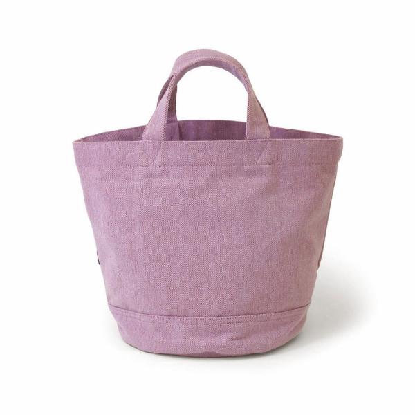 ●【サイズ】 ヨコ(上部)38(下部)24×タテ27×マチ24cm●【開閉】 なし●【重さ】約 353g●【ポケット】 内側:1箇所、外側:1箇所●【素材】 綿・ポリエステル●【生産国】 インド...