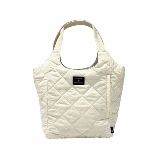 ●【サイズ】 ヨコ(上部)40(下部)25×タテ(中央部)27.5×マチ14cm●【開閉】 マグネットホック●【重さ】約 320g●【ポケット】 内側:5箇所(内ファスナー付1箇所)、外側:ファスナー付1箇所●【素材】 ナイロン●【生産国】...