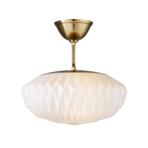 ●ブランド:INTERFORM INC.●色:ゴールド●材質:ガラス スチール●スタイル:モダン●部屋タイプ:リビングルーム, 寝室, 図書室●【商品の概要】 折り紙のような幾何学模様のホワイトガラスが柔らかで繊細な光を放つシーリングライト...