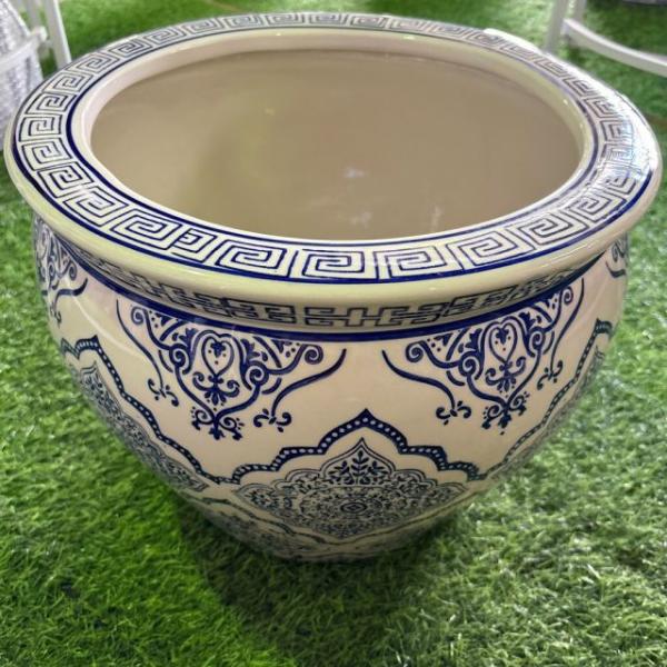 <b>陶器製火鉢プランター</b><br><br>当店オリジナル柄でおしゃれでな雰囲気です。<br>鉢カバーや、メダカ、金魚鉢としてもおすすめです。<br>※底カバーや...