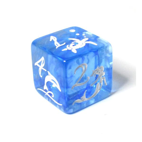 人魚と海の生き物たちの6面サイコロ。光に透かすと反対側の生き物が見え、海の奥行を表しています。サイズ／16mm内容／1個※本体素材はマーブル模様の為、本体の模様はサイコロによって異なります。