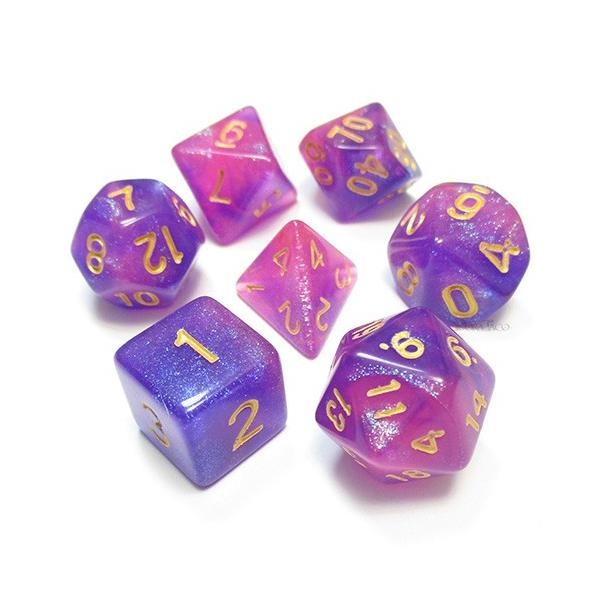 見る角度によってラメの反射色が違って見えます。内容／4面・6面・8面・10面・テンズ10・12面・20面